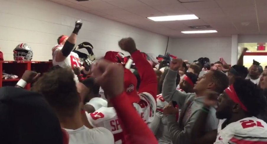 Video: Pat Elflein Leads Ohio State in 'Across the Field' After ...
