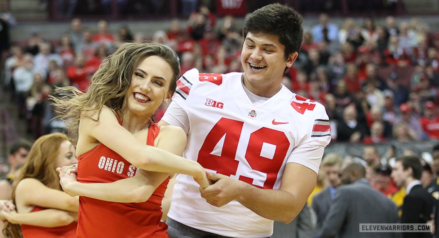 Video: Ohio State Football Players Join Dance Team For Performance at ...